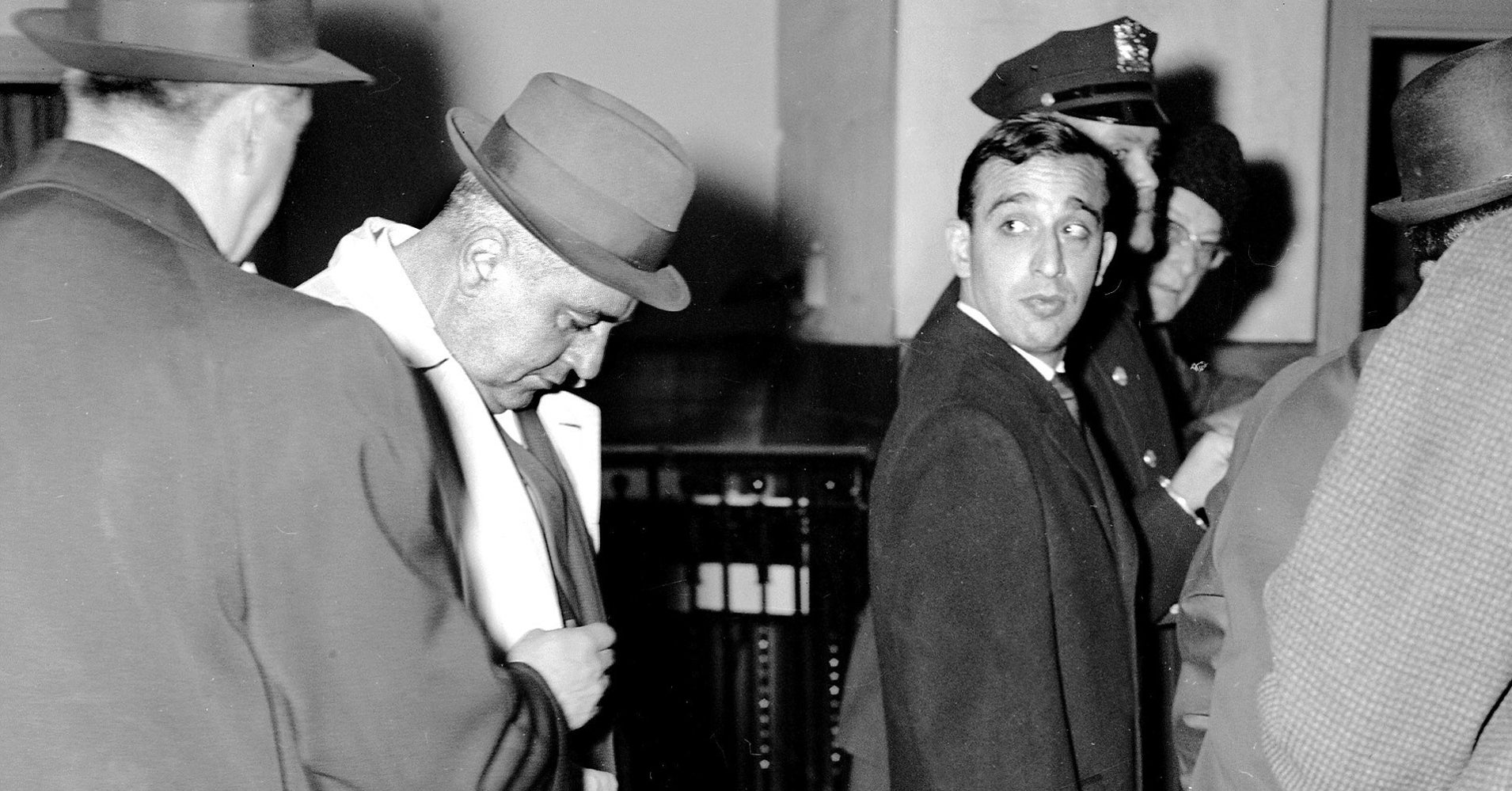 Carmine Persico, Imprisoned Boss Of Colombo Crime Family, Is Dead At 85 ...