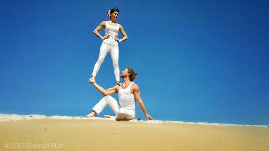 Se han casado 38 veces en 83 días y en seis continentes distintos: la ...