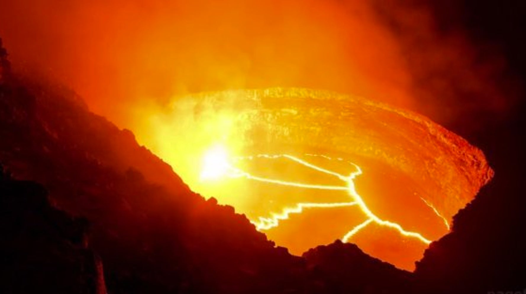 La fiera belleza de un volcán en erupción, grabada en 'time-lapse ...