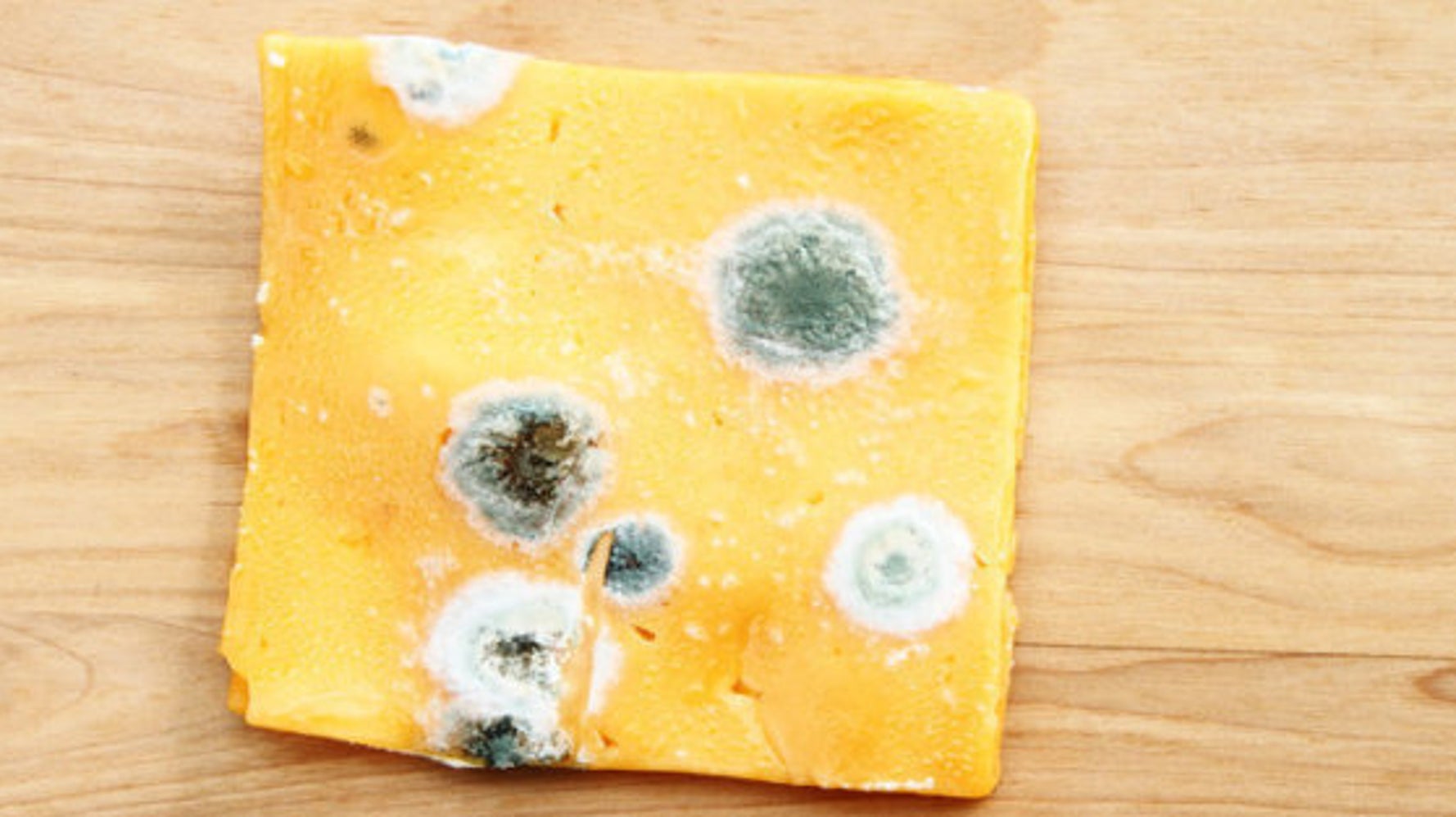 ¿Qué alimentos se pueden comer aunque tengan moho? | El HuffPost Tendencias