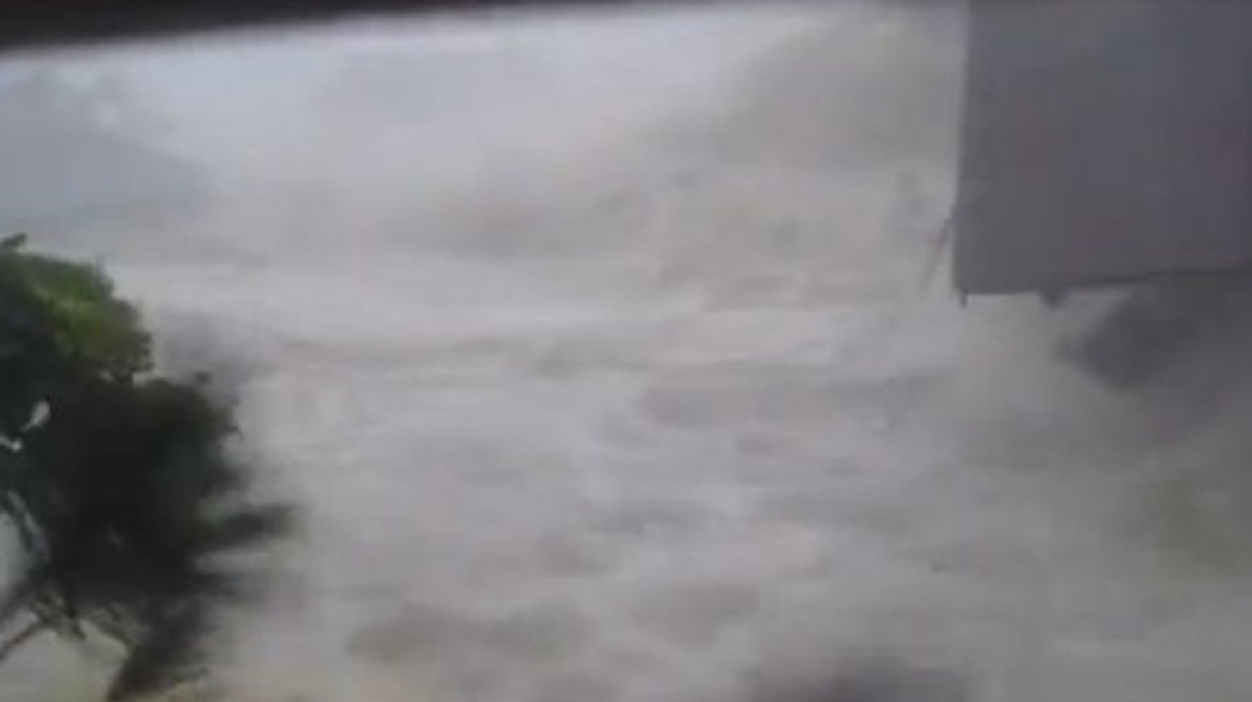 La imponente fuerza del tifón Yolanda: "Fue como un gran tsunami ...
