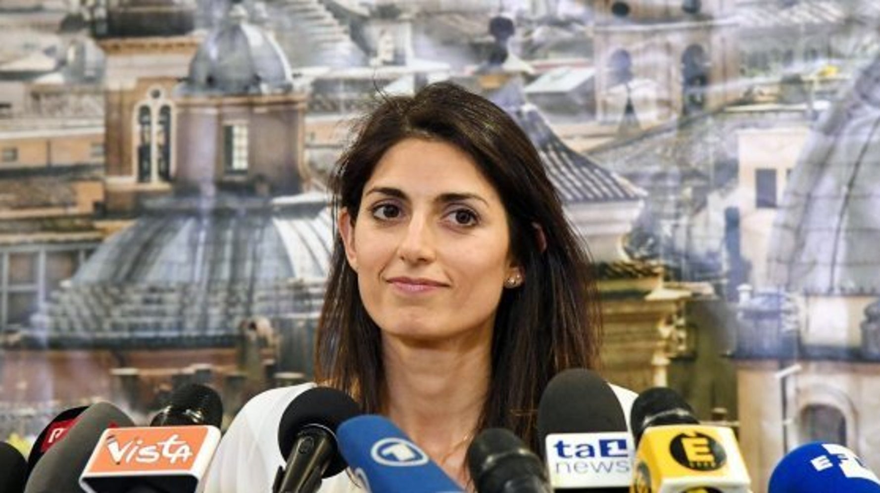 Virginia Raggi, la ciudadana indignada que será la primera alcaldesa de ...