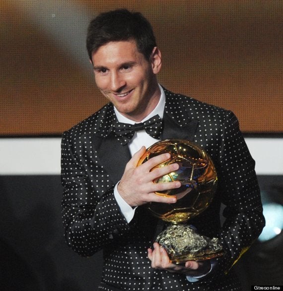 Traje de Leo Messi Balón de Oro 2013: de lunares y Dolce&Gabbana, causa ...