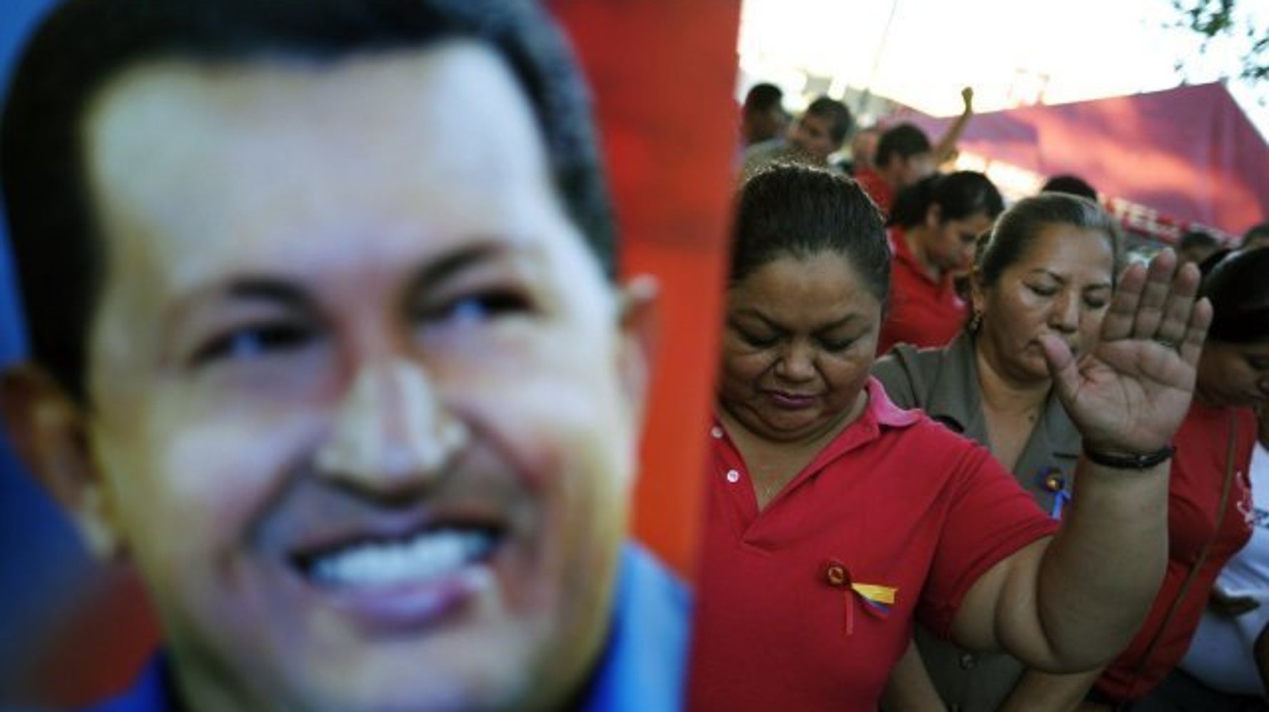 El hermano de Hugo Chávez asegura que responde bien al tratamiento y ...