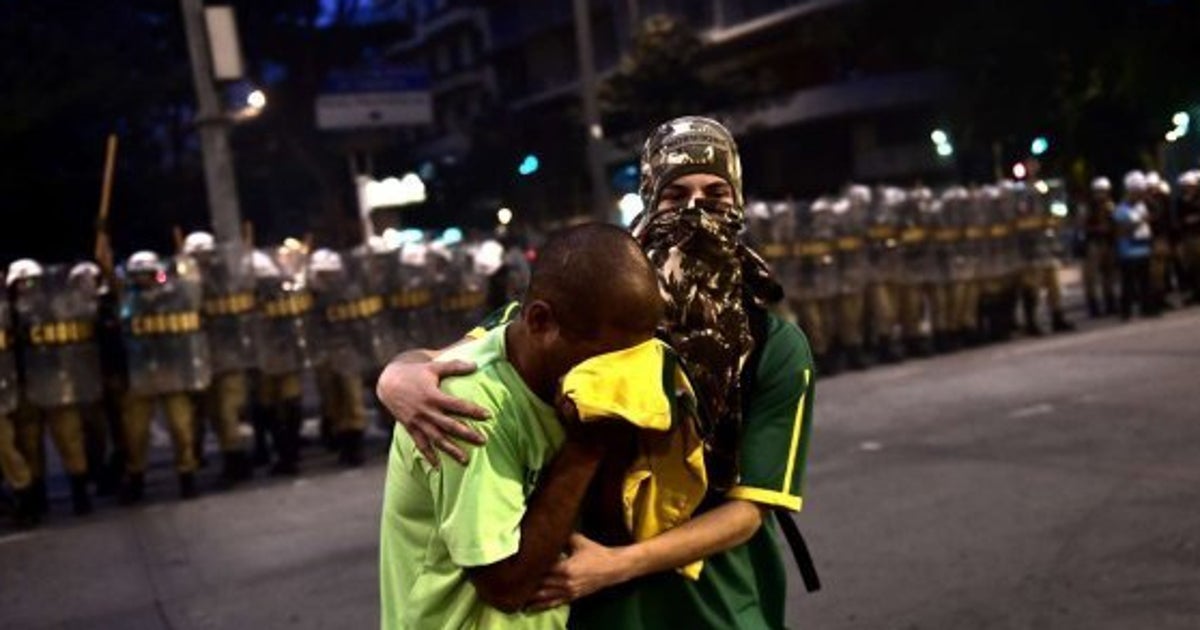 Las protestas marcan el inicio del Mundial con 8 heridos | El HuffPost