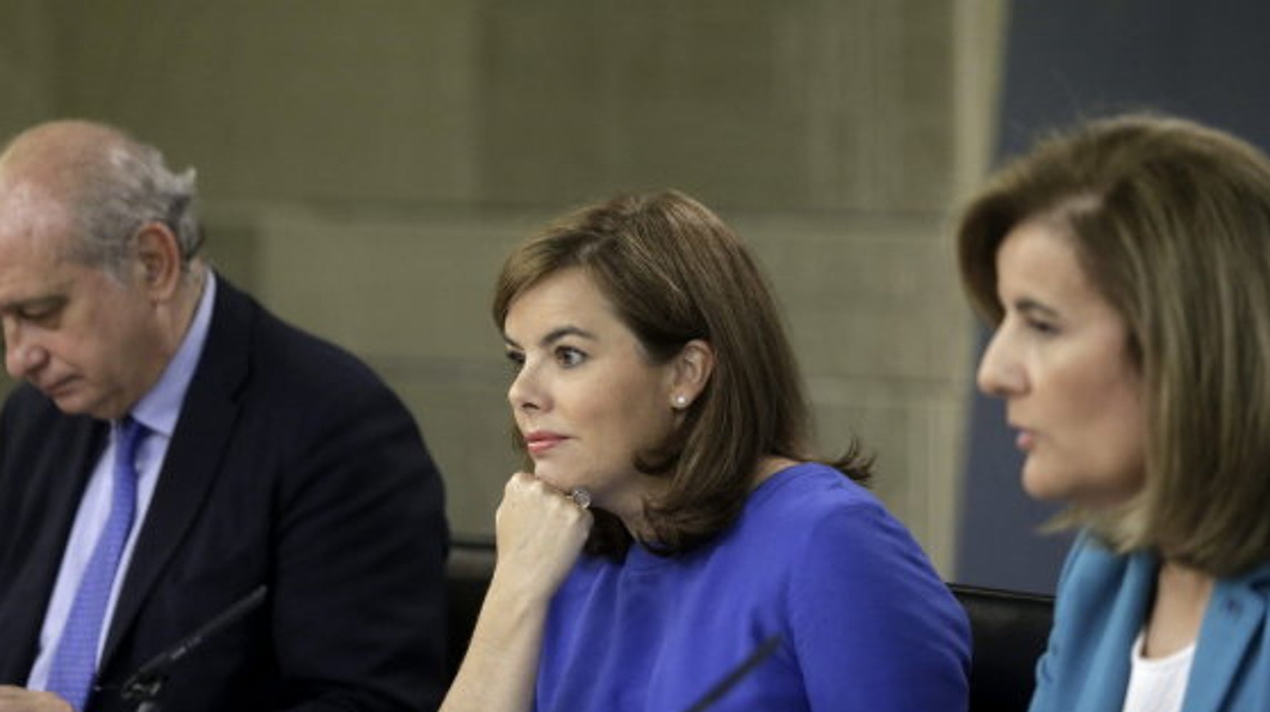 Santamaría, a Mas: "En España la ley se cumple" | El HuffPost Política