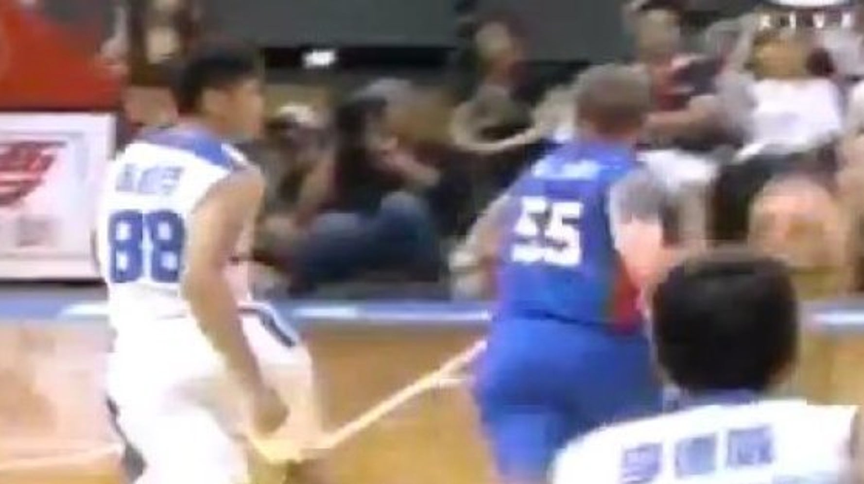 Jason Williams y su increíble pase botando el balón (VÍDEO) | El ...