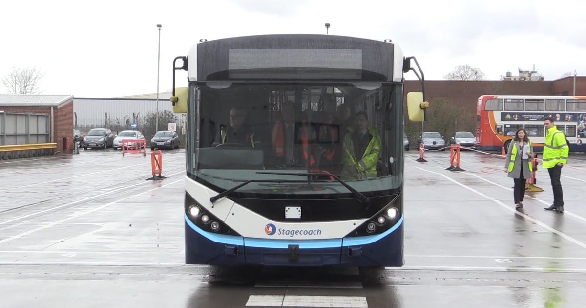 First UK Driverless Bus Tested In Manchester | HuffPost UK News