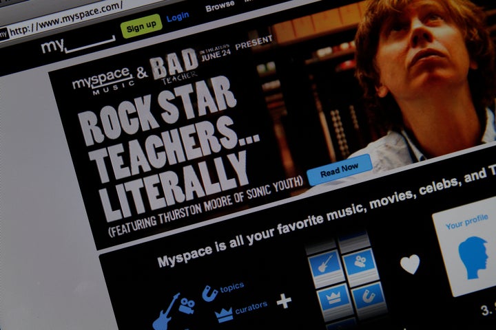 Social Networking: MySpace And 3 Other Sites That Started The Social ...