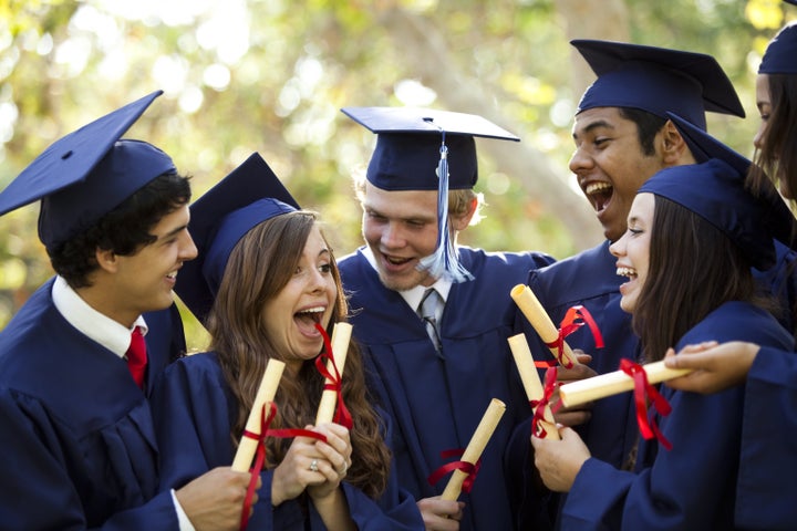 8 Dos And Don'ts For The End Of Senior Year Of High School | HuffPost Teen