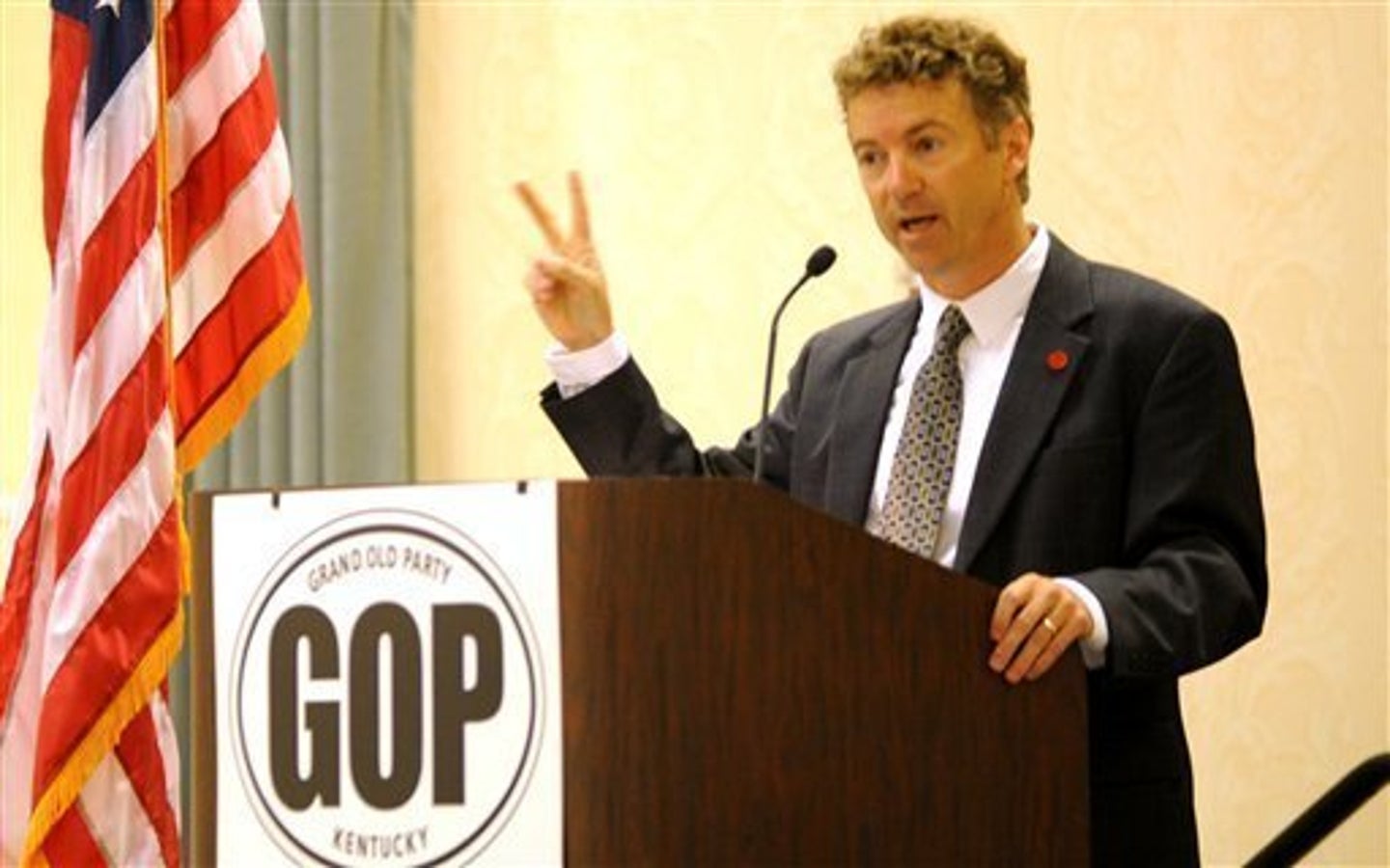 Rand Paul Takes Center Stage At GOP Fundraiser | HuffPost Latest News