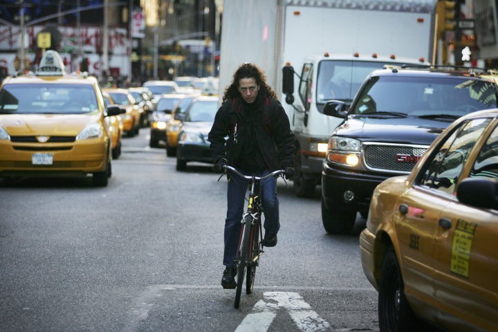 Cycling In Air Pollution Brings Heart Risks: Study | HuffPost Life