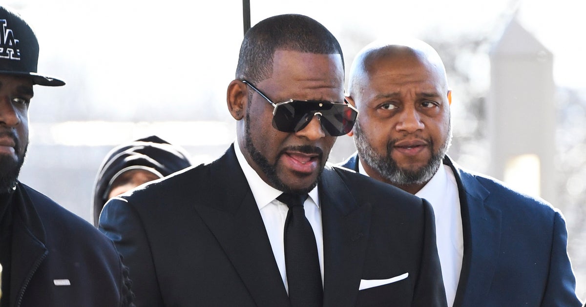 R. Kelly Gives 28-Second Performance At Illinois Club | HuffPost ...