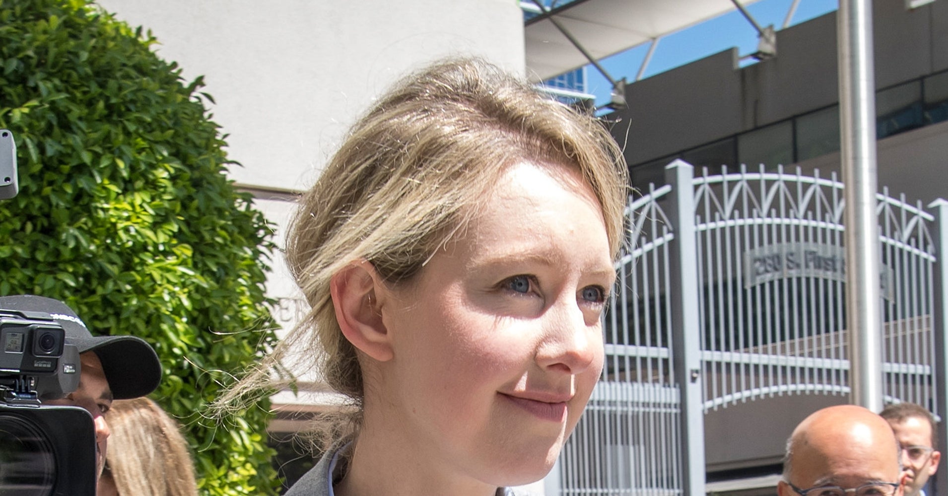 Elizabeth Holmes' Exposed Neck Makes A Rare Appearance In Court ...