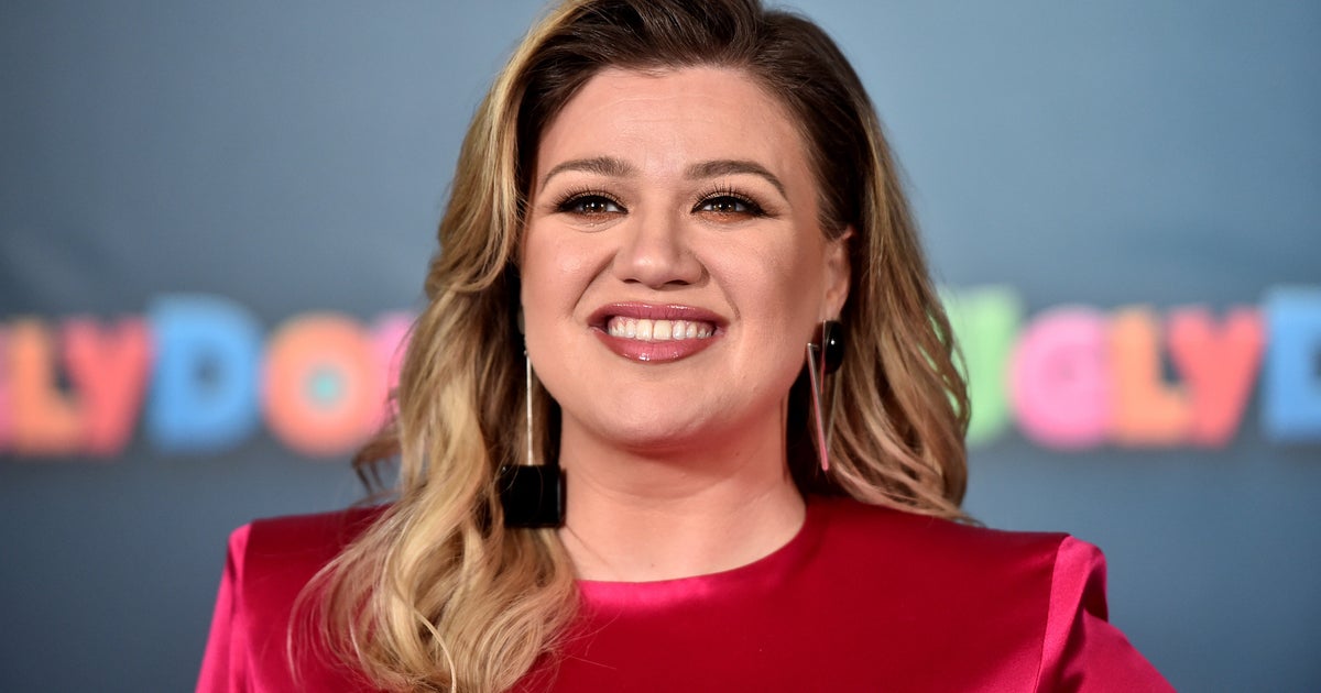 18 Relatable Parenting Quotes From Kelly Clarkson | HuffPost Life