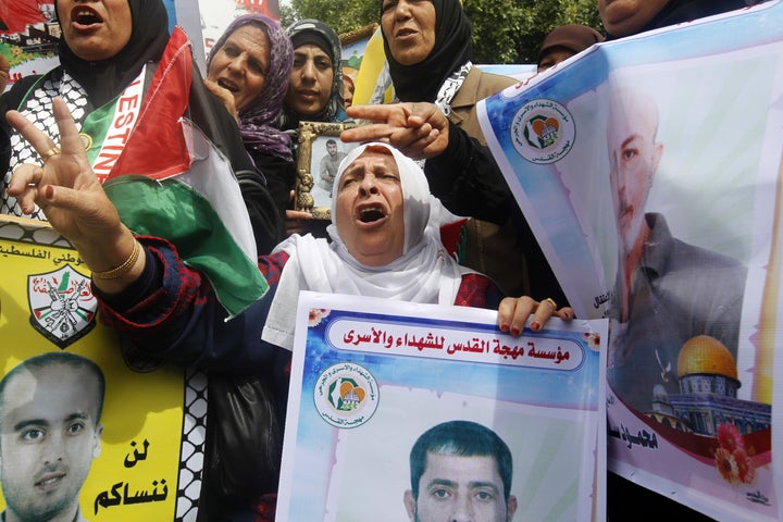 Palestinian Prisoners' Hunger Strike Swells | HuffPost The World Post