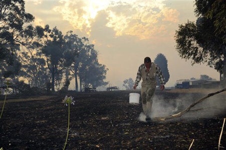 Australia's Daylesford Residents Brace For Worst As New Fire Threatens ...