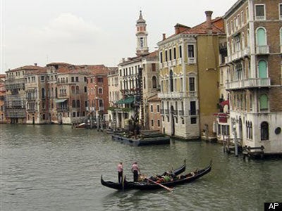 Venice Approves First Female Gondolier | HuffPost The World Post