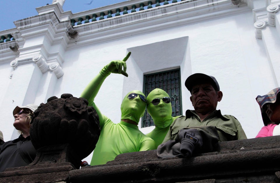 Daily Life In Ecuador: The Stunning Colors Of Mountain Life (PHOTOS ...