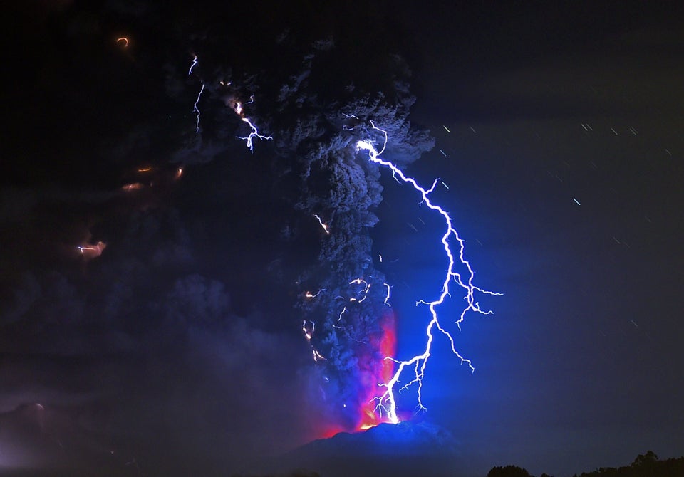 Calbuco Eruption Photos: After Evacuations, Chileans Have Front-Row ...