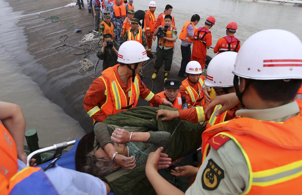Photos Of China's Cruise Ship Tragedy Capture The Desperate Effort To ...