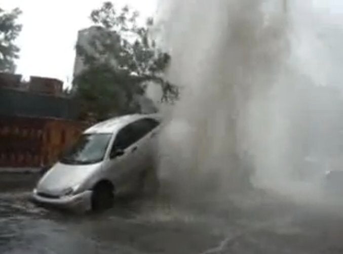 Sewer Geyser Lifts Car Into The Air After Floods In Montreal (VIDEO ...