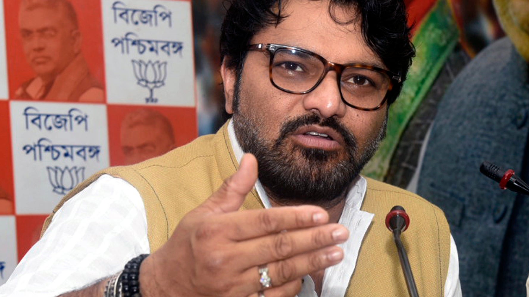Clashes In West Bengal's Asansol, Babul Supriyo's Car Vandalised ...
