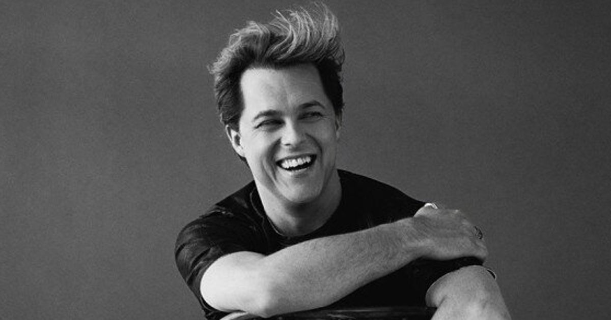 Rouge FM: au revoir Karine Champagne, bienvenue Alex Perron | HuffPost ...