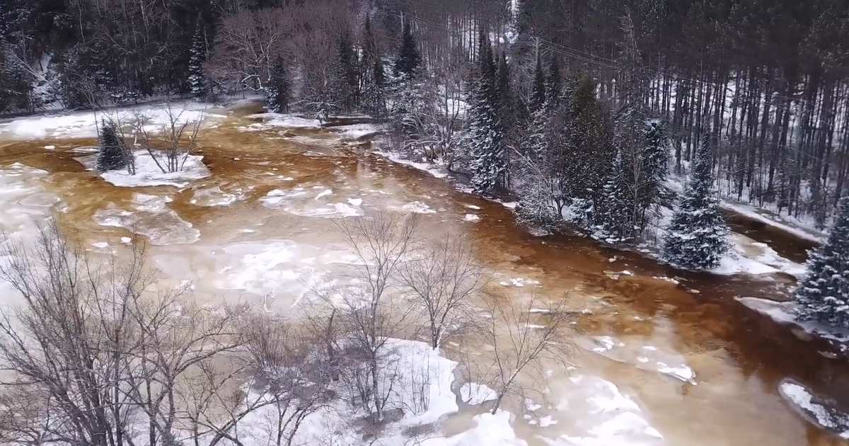 D'impressionnantes images du débordement de la rivière du diable à Mont ...