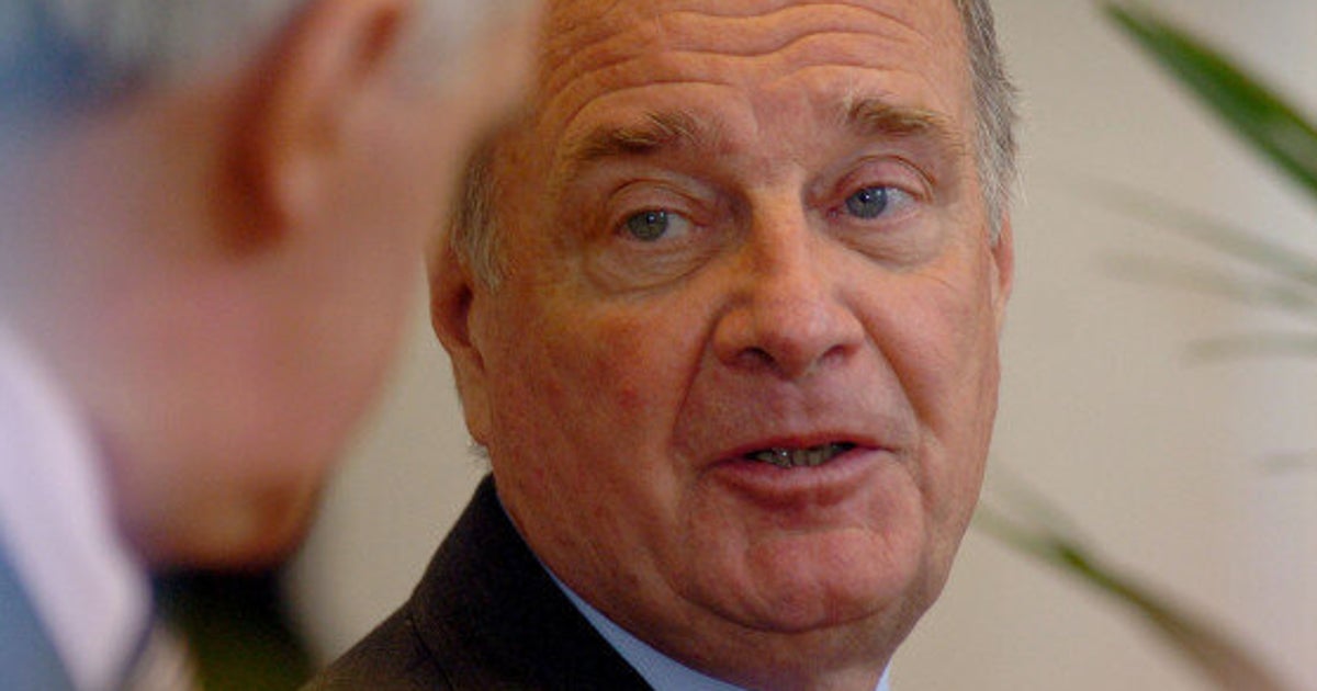 Éducation autochtone: Paul Martin condamne l'inaction du gouvernement ...