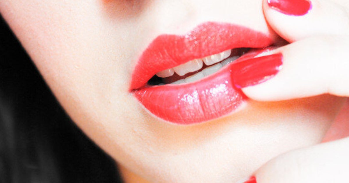 Maquillage: comment bien appliquer les rouges à lèvres rouges et ...