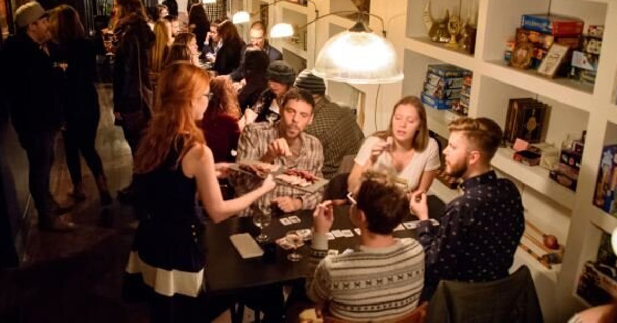 Le Colonel Moutarde: restaurant, bar et... jeux de société! (PHOTOS ...