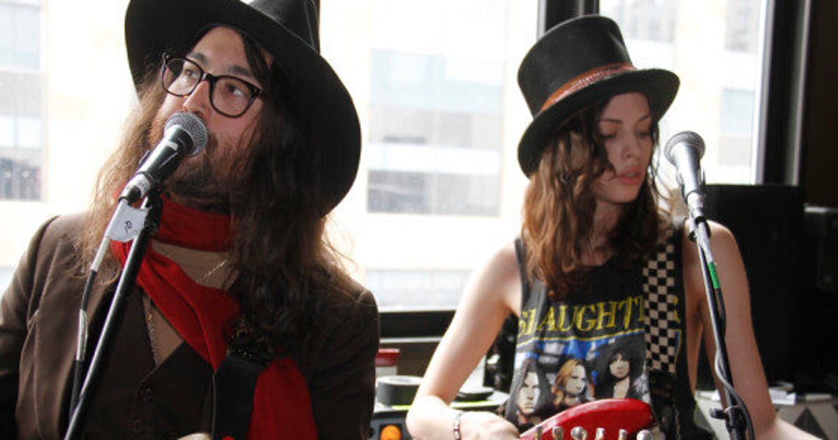 Sean Lennon et son duo Ghost of a Saber Tooth Tiger lancent un album ...