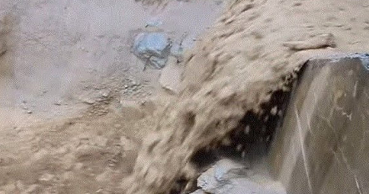 Coulée de boue impressionnante dans une montagne Suisse (VIDÉO ...