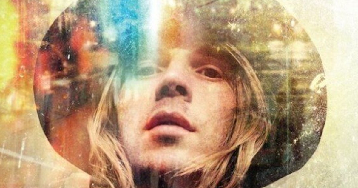 Après une longue pause, Beck lance le premier de deux albums à paraître ...