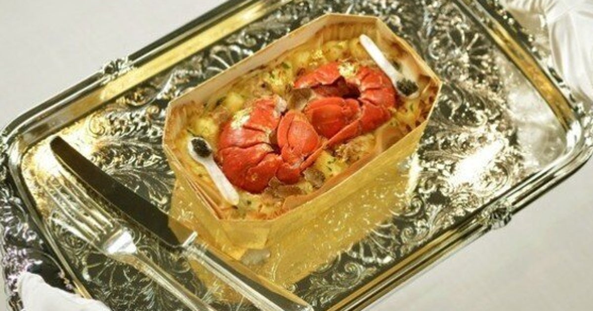 Le chef britannique Charlie Bigham met au point le plat cuisiné le plus ...