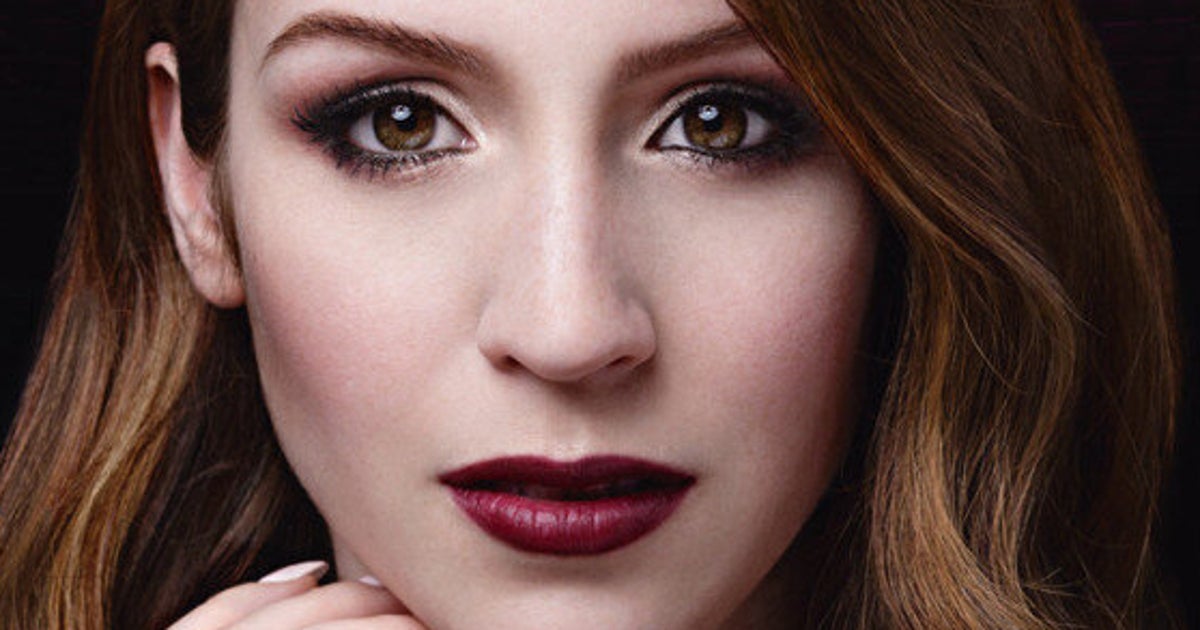 La YouTubeuse Cynthia Dulude lance sa collection de maquillage en ...