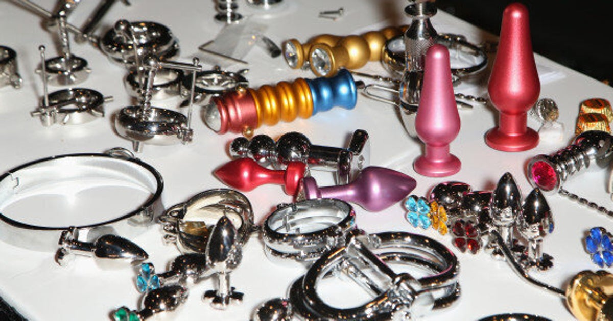30 000 condoms, des douzaines de jouets sexuels volés d'un entrepôt à ... 30 000 condoms, des douzaines de jouets sexuels volés d'un entrepôt à ...