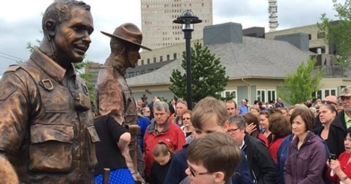 Moncton présente son monument commémoratif des trois policiers tués en ...
