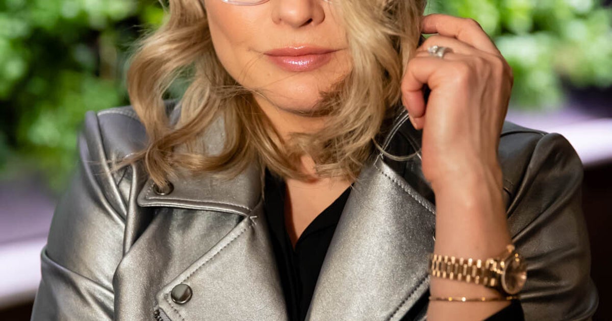 Mitsou signe une collection de lunettes avec BonLook | HuffPost Vivre