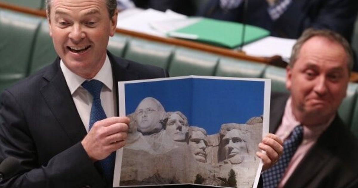 Christopher Pyne Just Did The Worst Photoshop Job Ever | HuffPost News