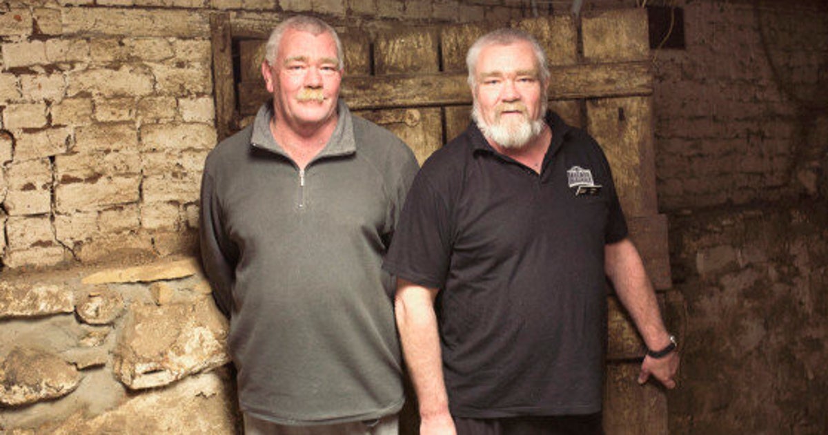 Brothers Raise a Glass To Pub's Ghostly Residents | HuffPost News