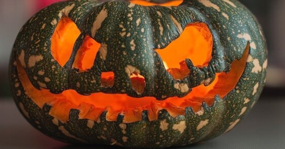 Lithgow Gets Spooky For Halloween | HuffPost News