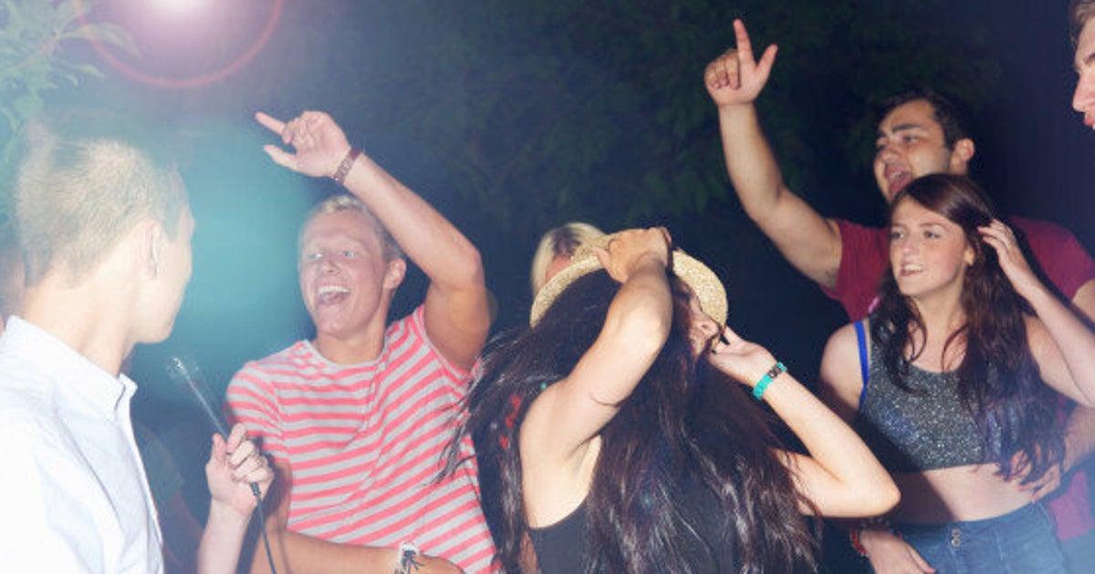 7 Dangerous Schoolies Activities That Could Cost Them Big | HuffPost News