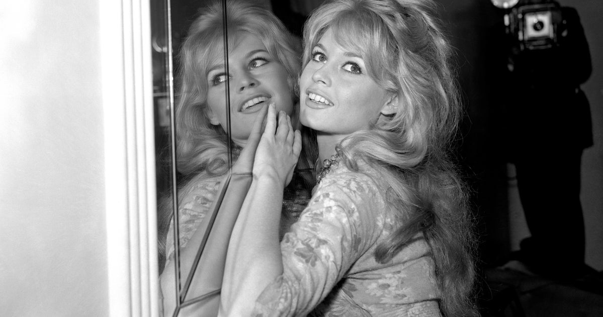 The Best Historical Instagram Accounts For History Lovers | HuffPost Life