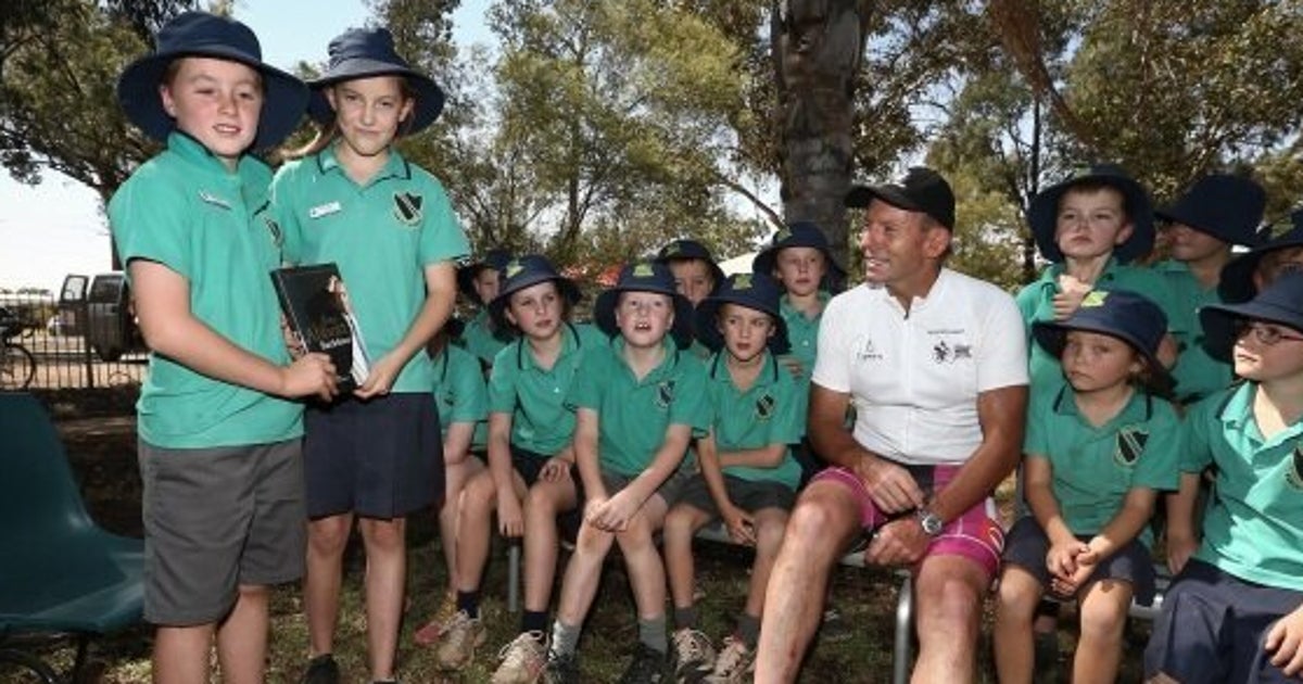 Little Kids Were Super Unimpressed By Tony Abbott Gave Them A Copy Of ...