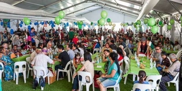 Christmas Lunches Around Australia Bring Holiday Joy To Homeless, Poor ...