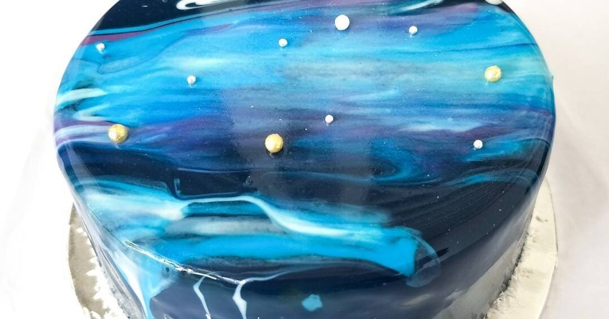 'Mirror Glazes' Take The Cake For The Most Mesmerising Icing Ever ...