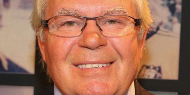 Beloved Football Commentator And Personality Les Murray Dead At 71 ...