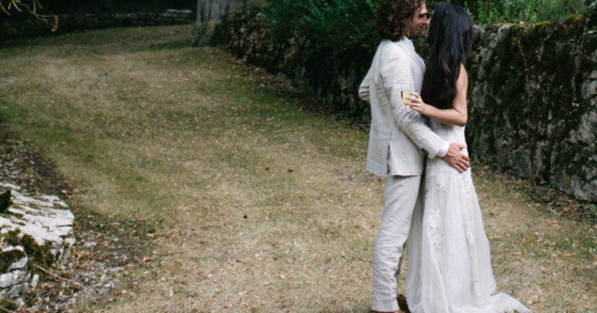 Photographers Reveal Their Most Memorable Wedding Snap | HuffPost News